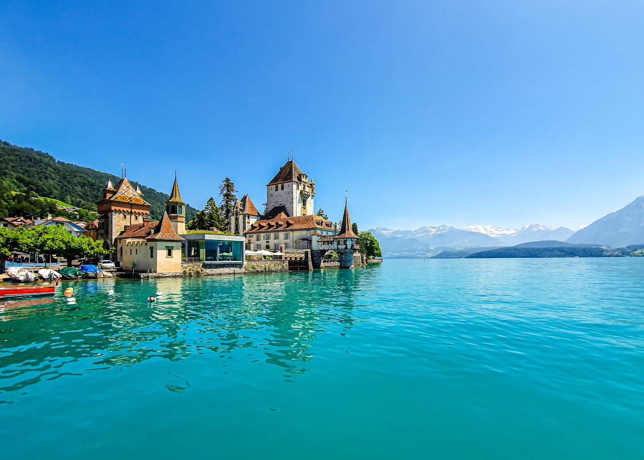 Alltagsleben in der Schweiz – zwischen Alpenidylle, Präzision und ...